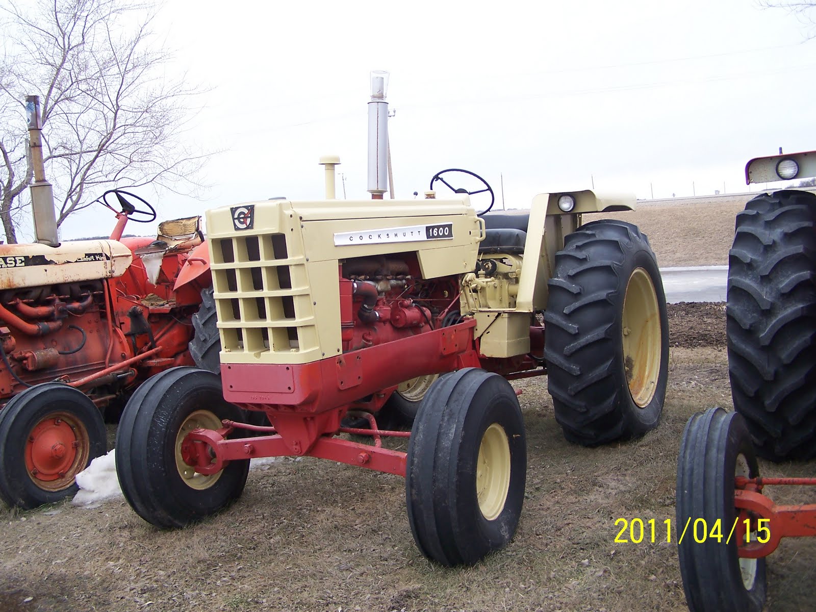 DIFFERENT COLOURED JUNK: Cockshutt 1600