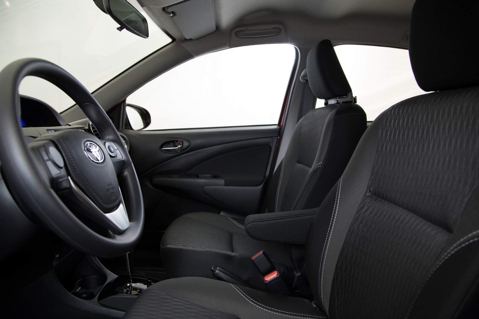 Toyota Etios Automático Ready 2017: preço, fotos e detalhes