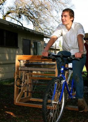 Tiny Textile Factory: Bicycle Looms