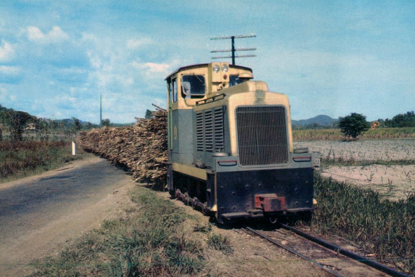 transpress nz: Clyde 2 ft gauge sugar cane train diesel loco ...