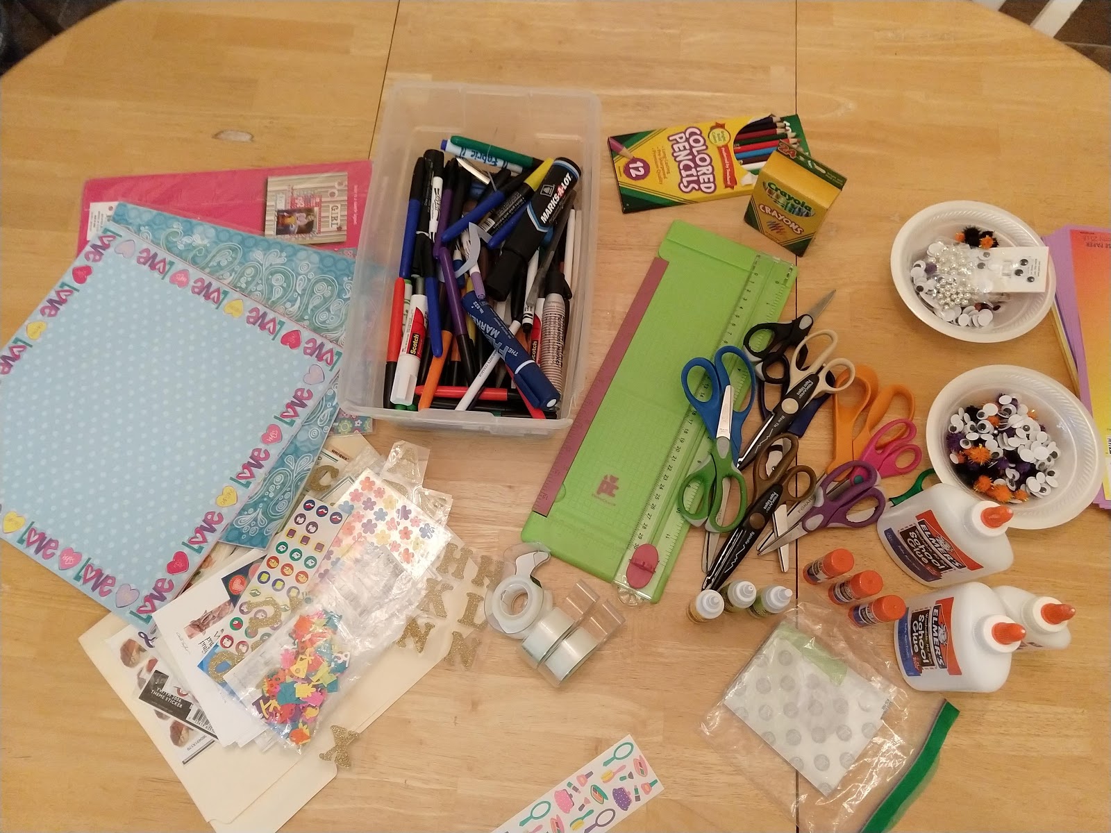 Sweetening the Small Stuff: Young Women's Smash Book Activity