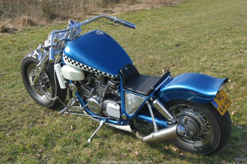 www.CustomBikeShow.com : Blue Super Magna