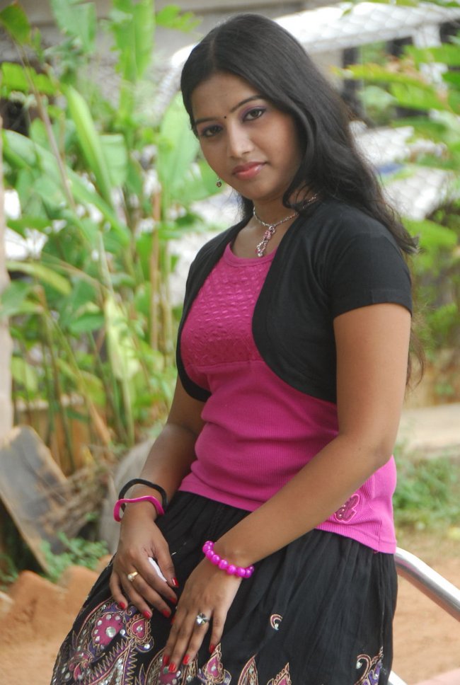 hotolinenews: Actress Priya Latest Stills