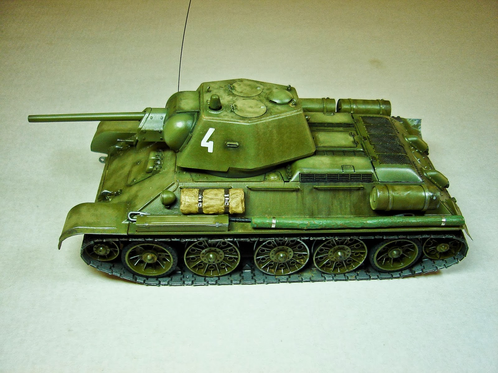 Tamiya 1/35 Т-34 (36059) - DetailScaleView
