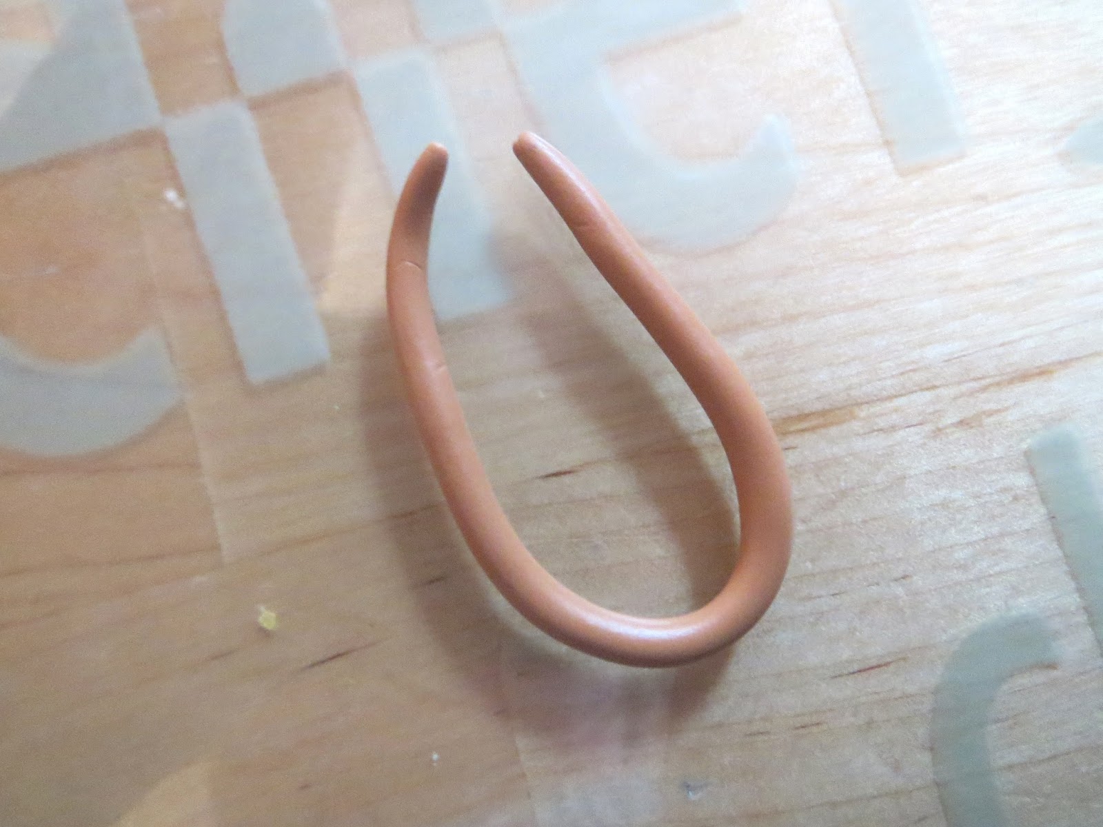 Cute Enough to Eat: Tutorial: polymer clay pretzel necklace