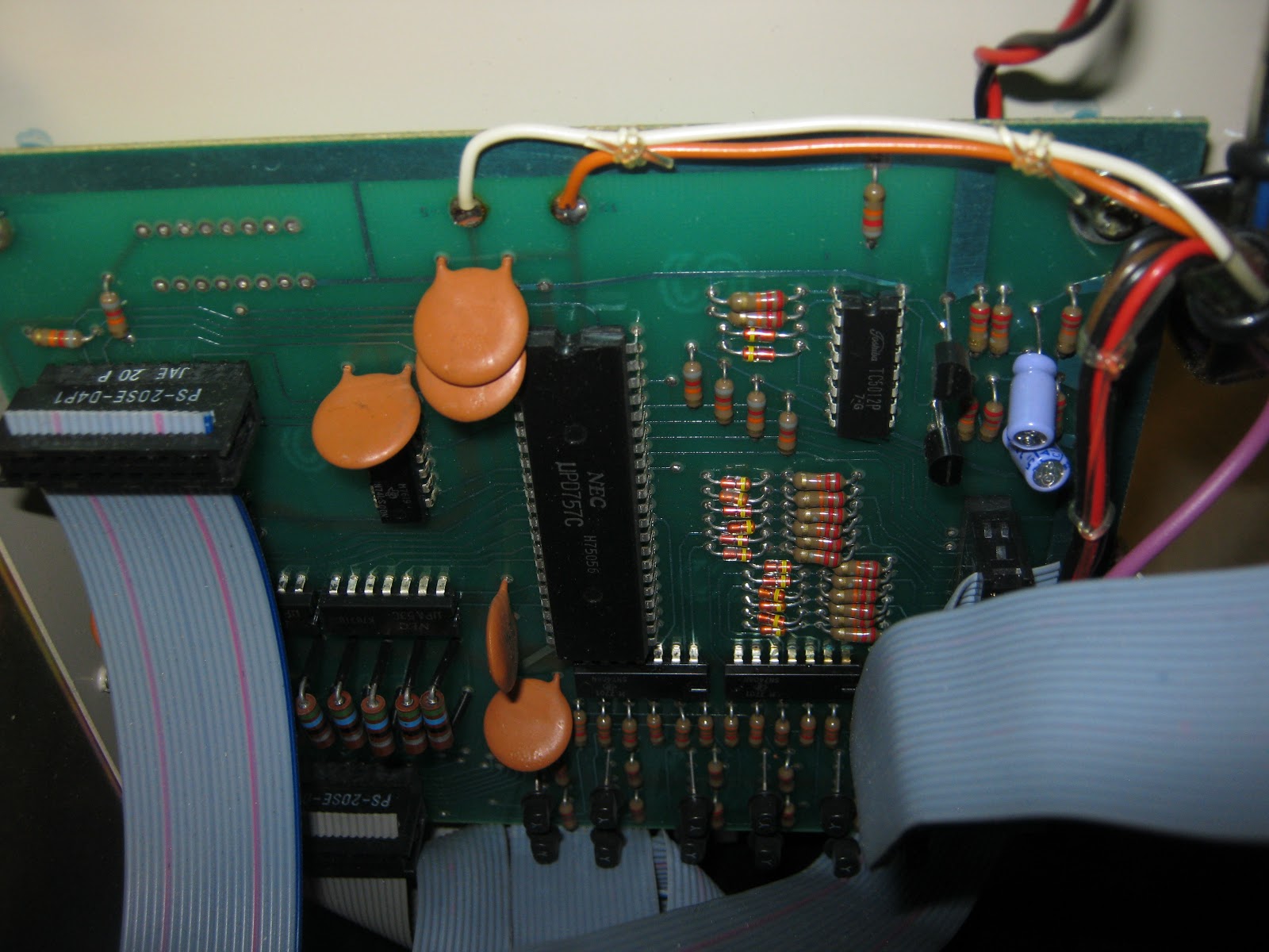 MATRIXSYNTH: Detailed Internal Pictures of Roland MC8 SN 670704