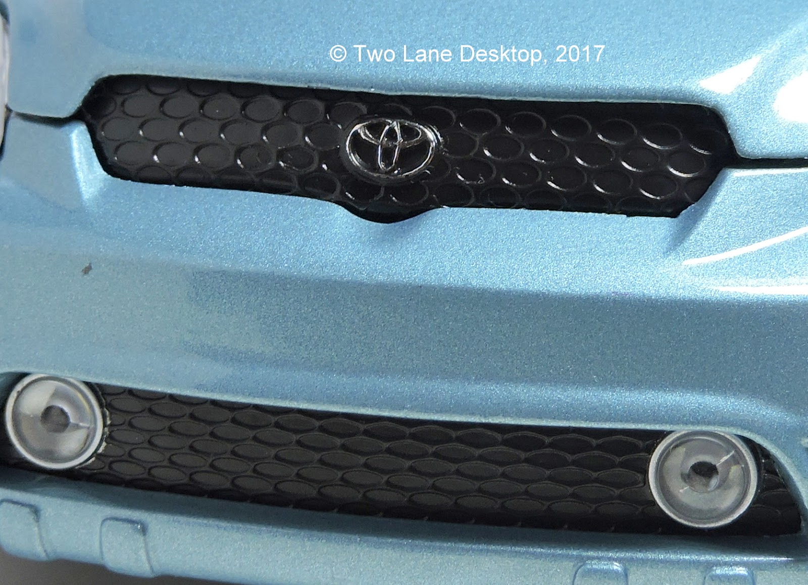 Yatming 1:18 2003 Toyota Matrix XRS