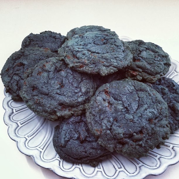 The Dreaming Museum: Cooking Through Fiction: Blue Chocolate Chip Cookies