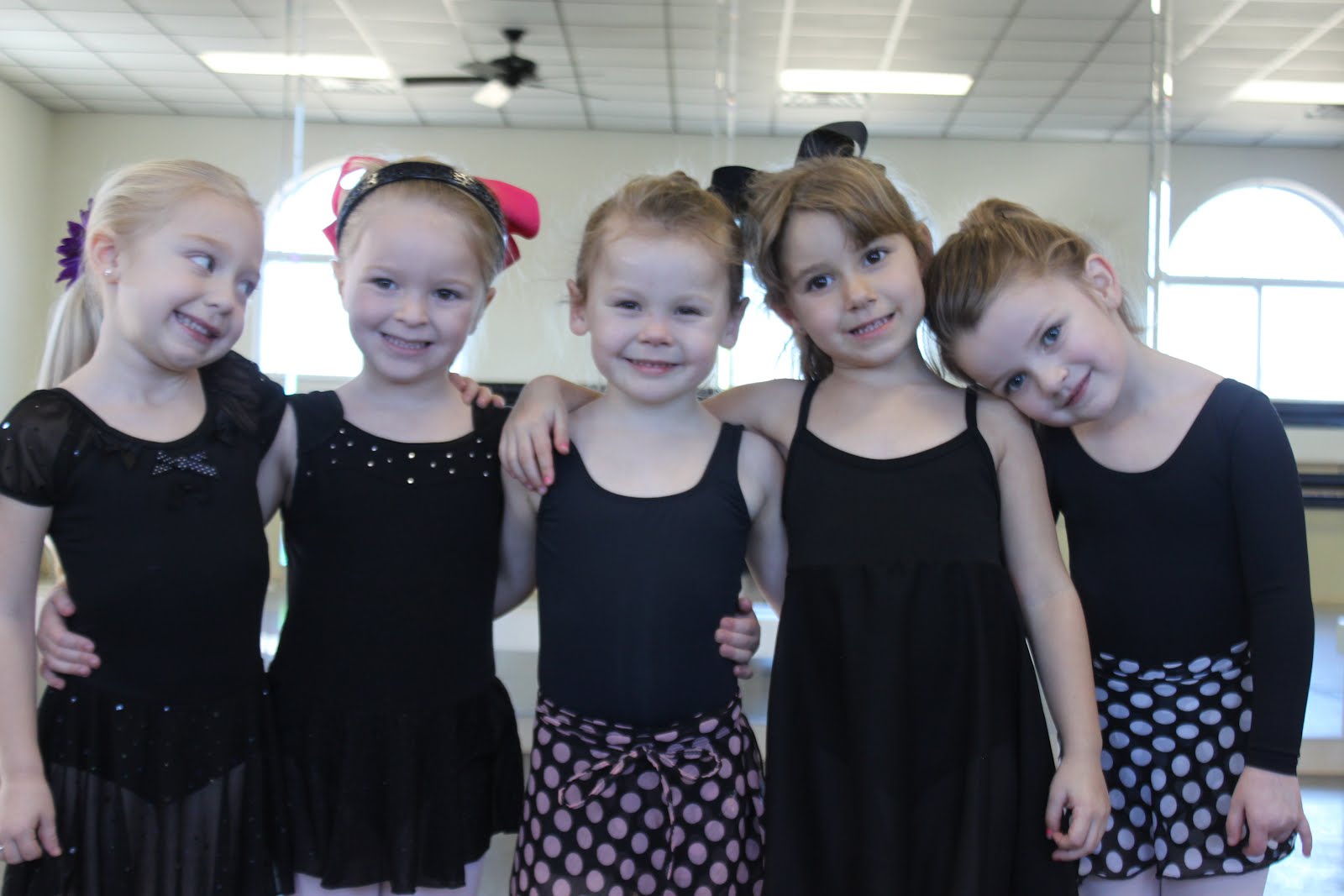 Mojoy: Ellie's Dance Class with Miss Linda Lou