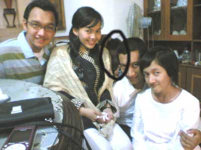 MOMIJI: Foto Setan Asli Hasil Penampakan