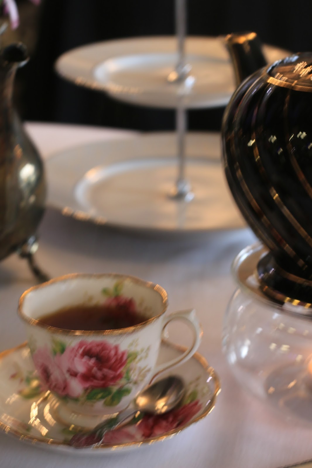 Delights of the Heart: Clockwork Rose Tea Emporium