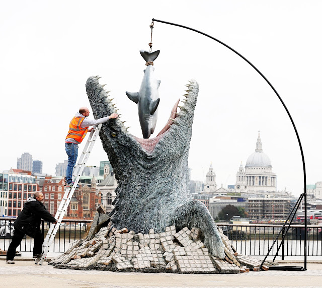 Watch A Time Lapse Video Showing The Construction Of The Jurassic World ...