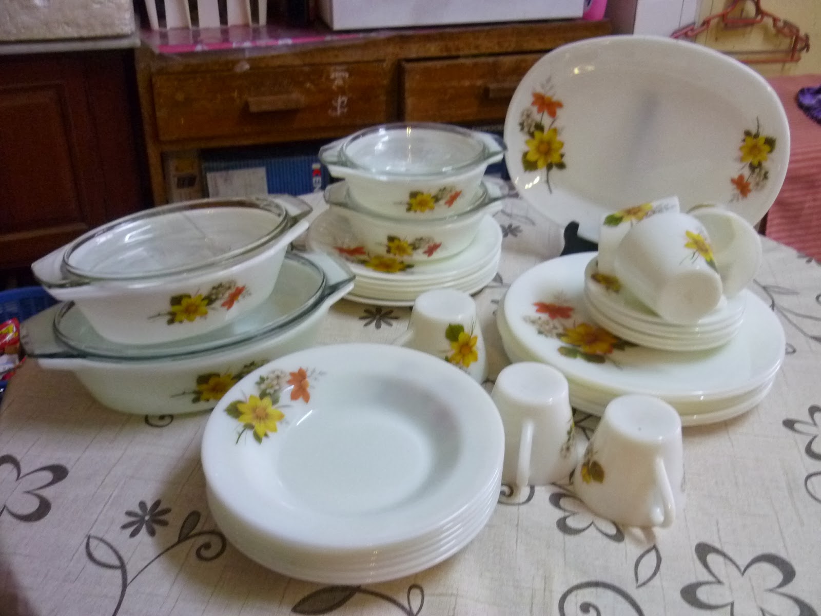 Mama's Heritage: autumn glory pyrex dinner set tu 6 orang