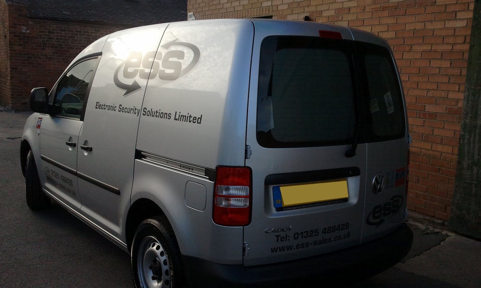 The Green I Signs Blog: Fw: vw caddy signwriting for ESS Darlington ...