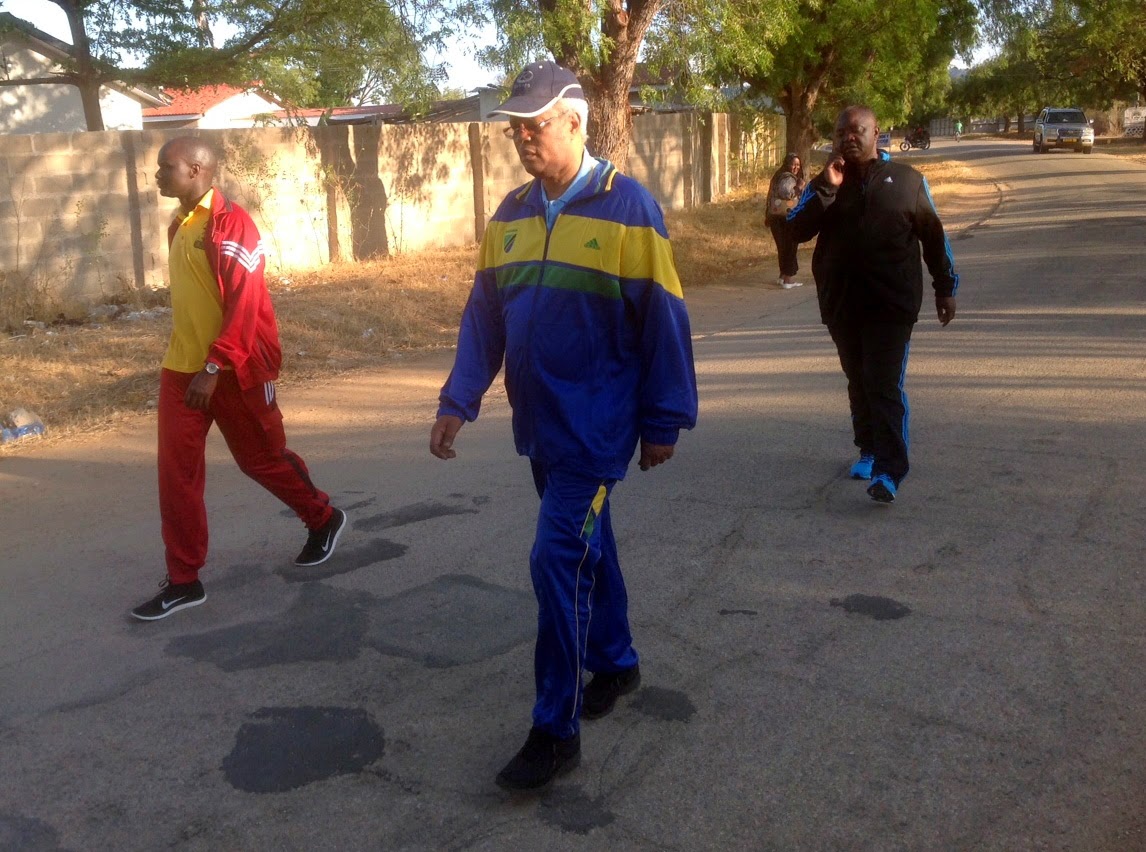 Bongo Gossip Tz: Photos of Edward Lowassa doing exercises