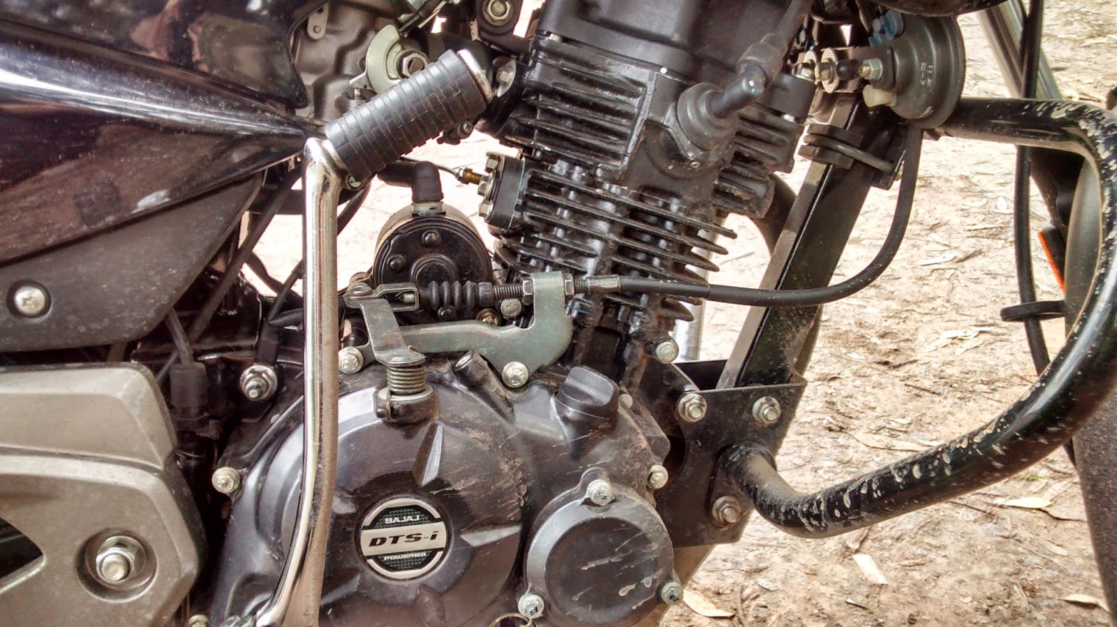 Todo sobre motos: Galería: Bajaj Rouser 135