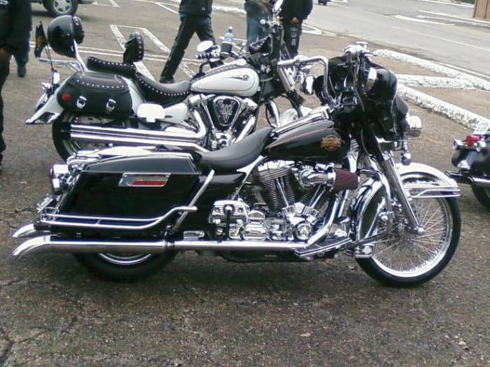 Harley Davidson Classic: Harley Davidson Electra Glide Custom