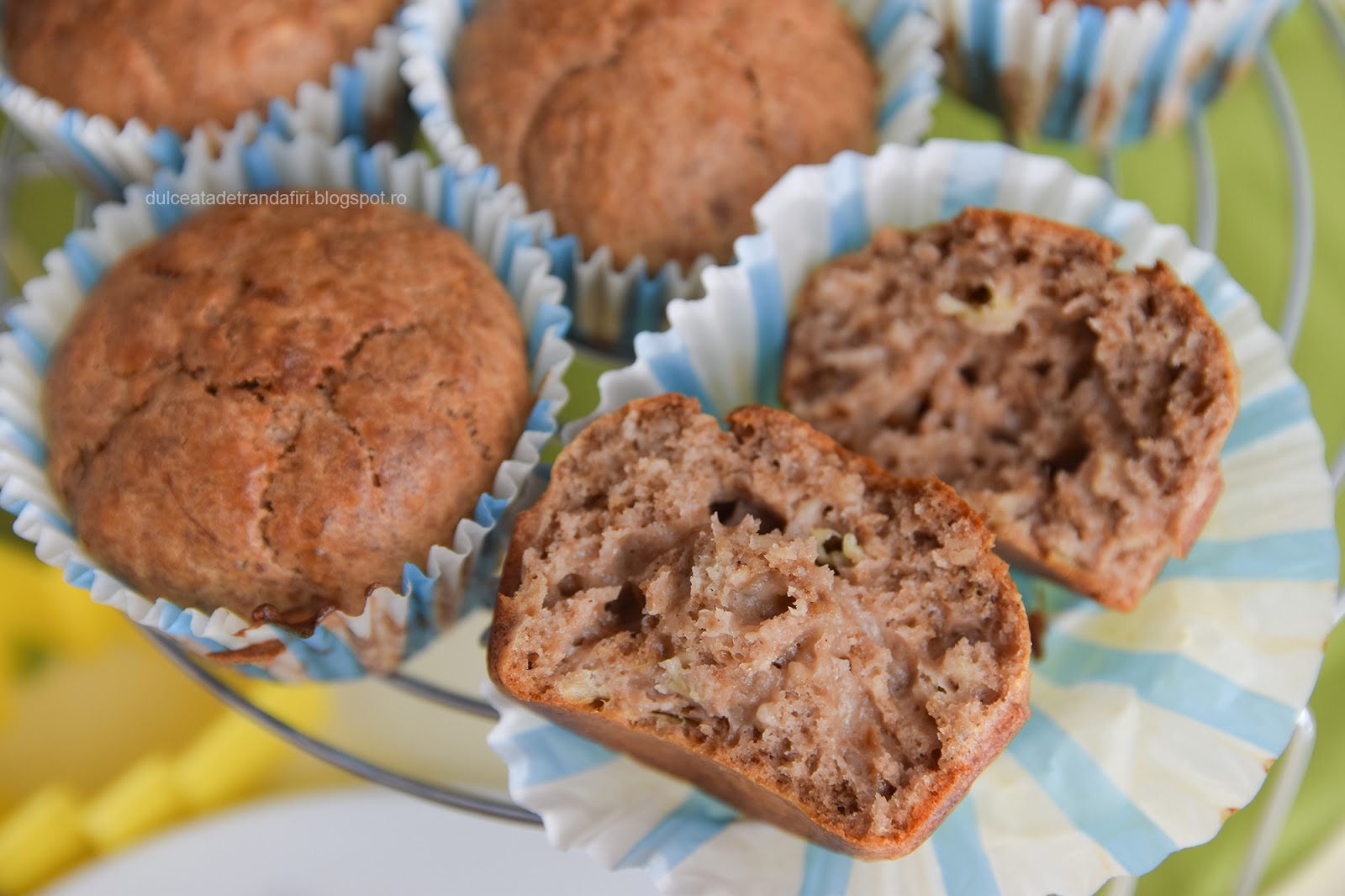 Dulceata de trandafiri: Briose cu banane