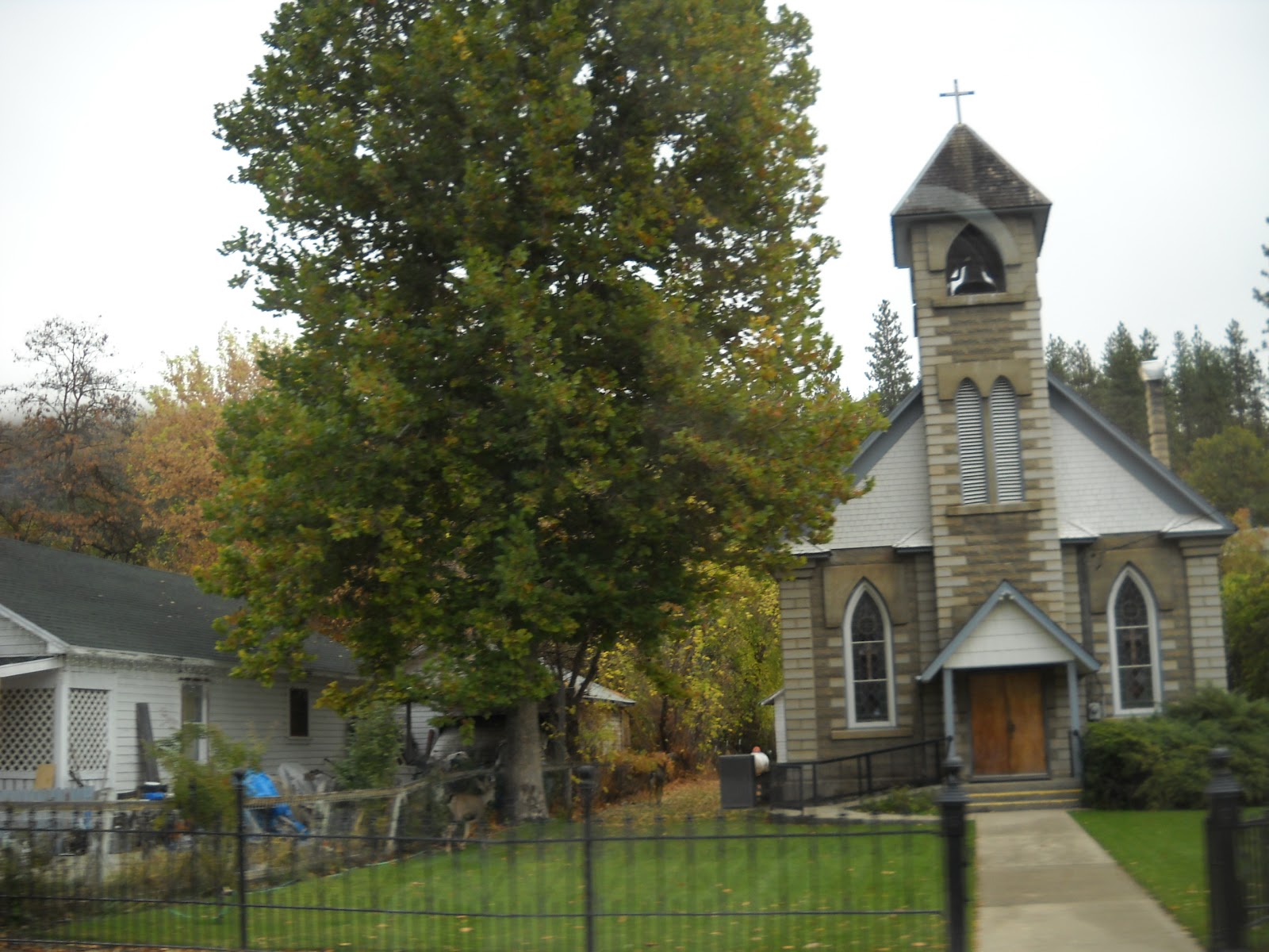 Sweetie Suz: California Cross State Road Trip - Ft. Jones and Medford