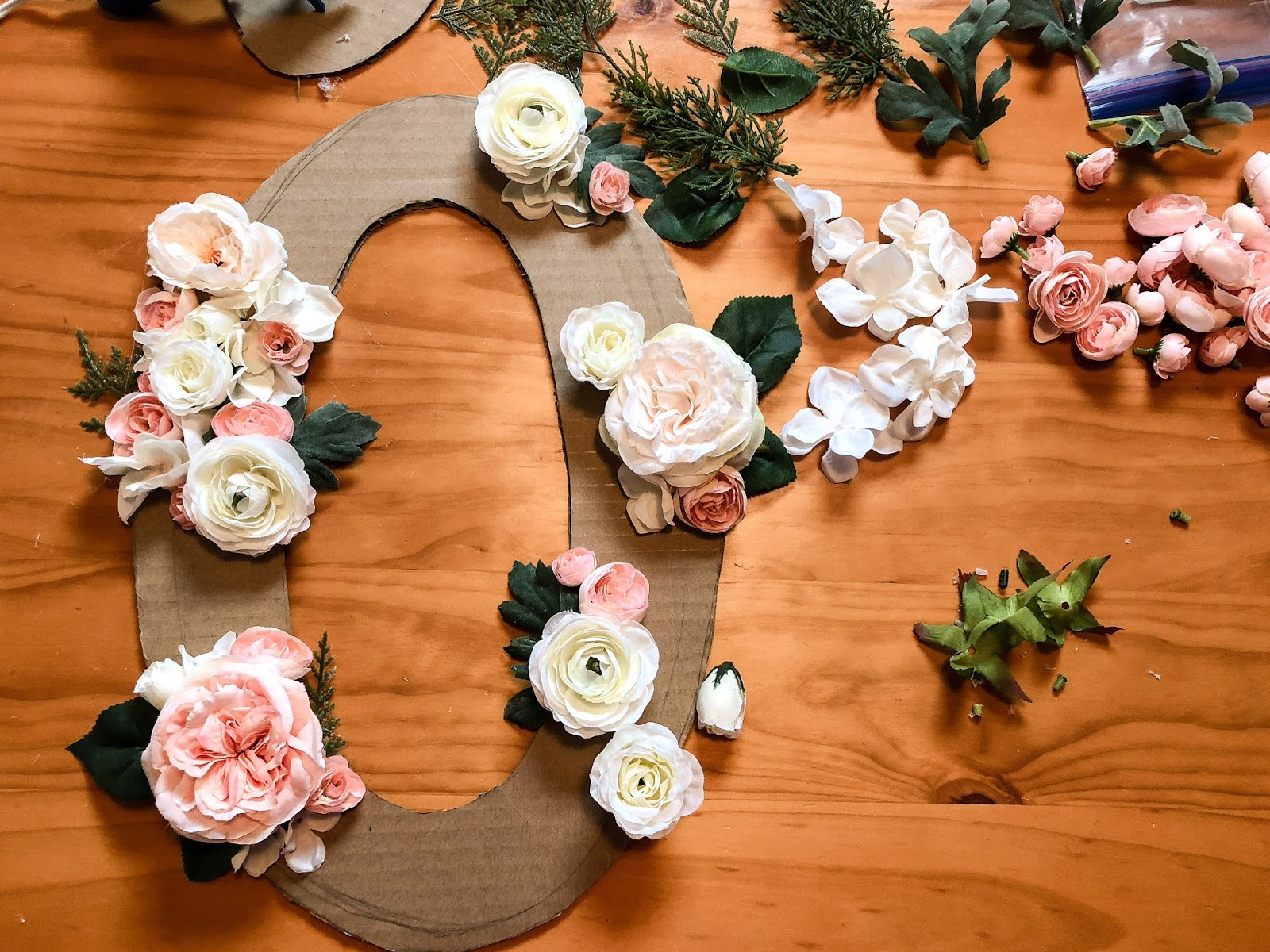 Bethany Ballantyne : DIY Floral Letter