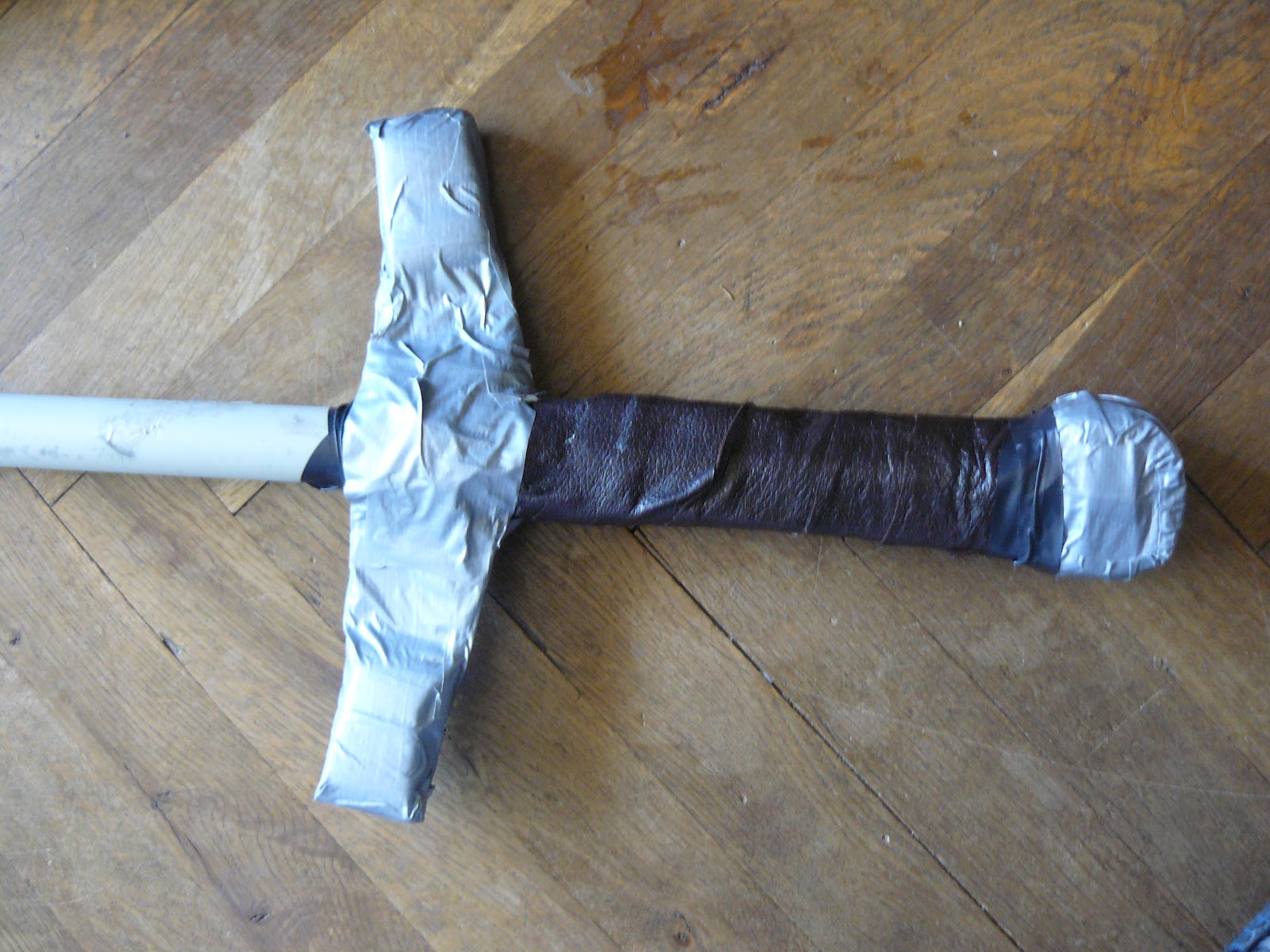 Buskador's LARP: Recycling an old homemade larp boffer sword part 2