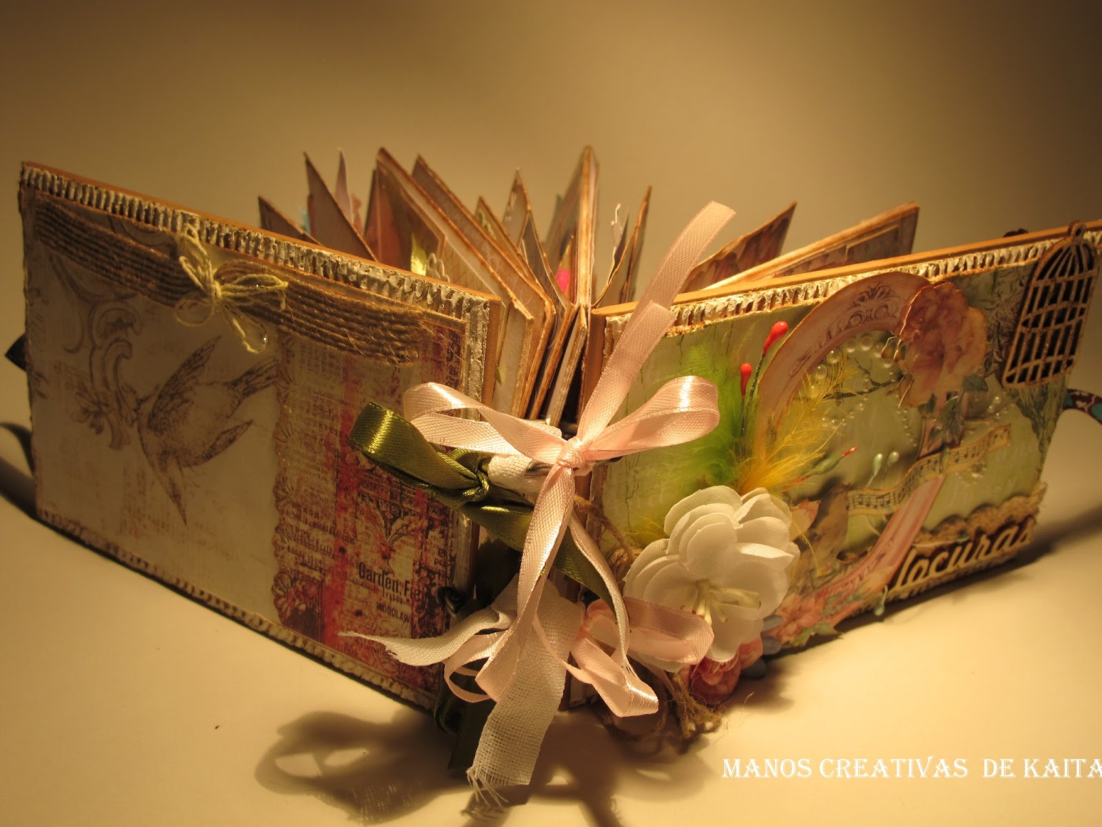 "Manos Creativas de Kaita": Mini álbum hojas de 12" x 12"