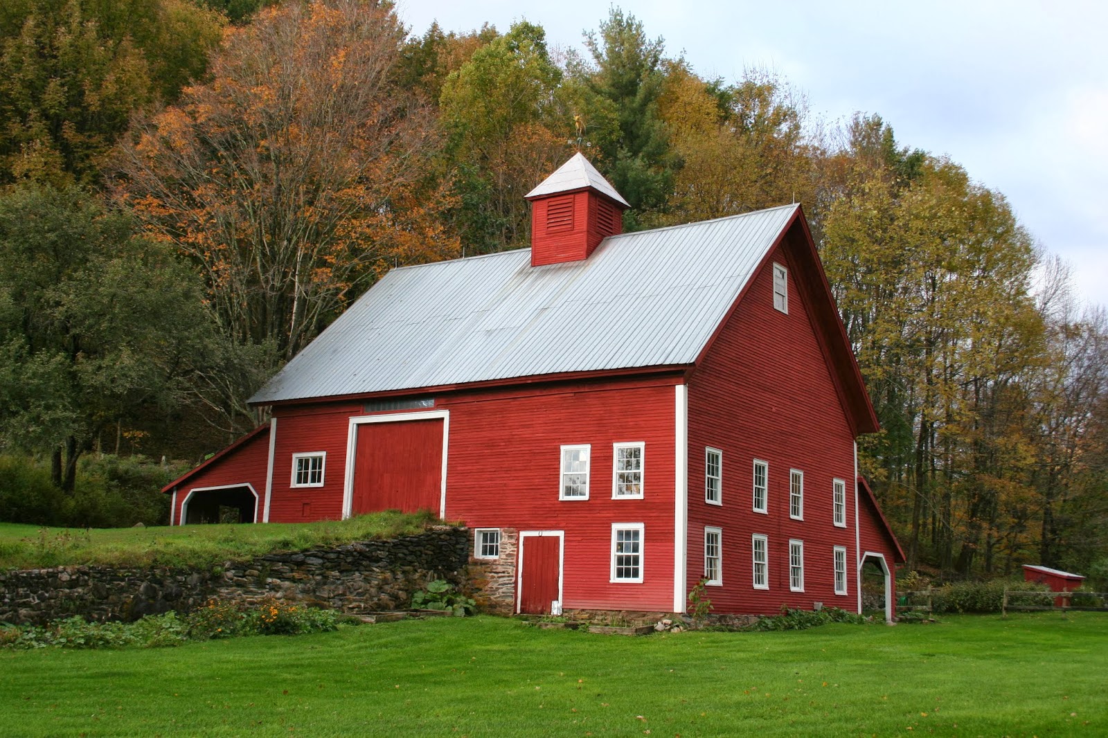 HomeCountry: VIEWING HISTORY FROM AMERICA’S ROOFTOP GALLERIES