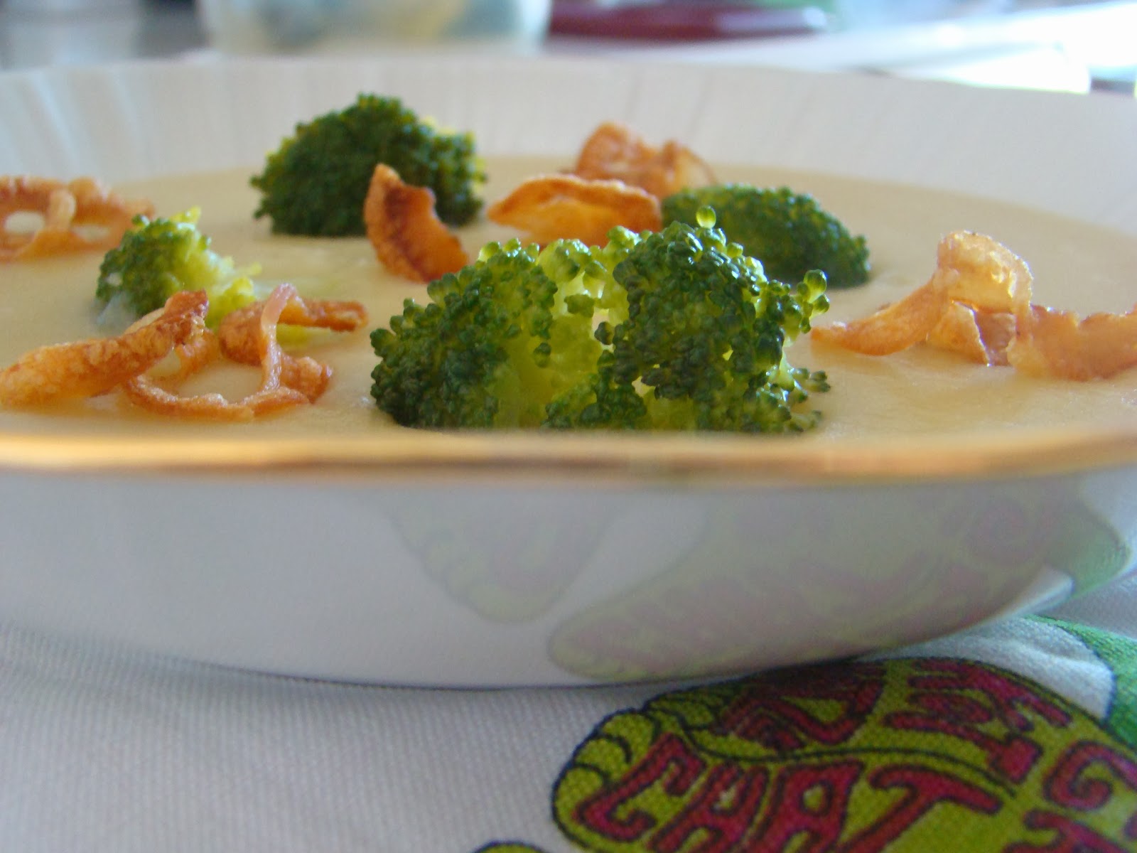 Hermanas Golosas: PURE DE BROCOLI CON CORTEZAS DE CERDO