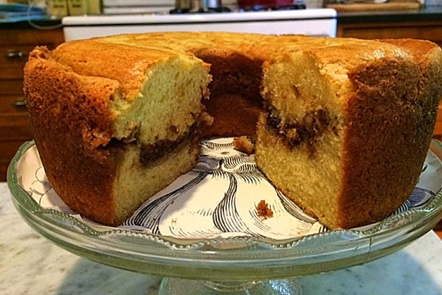 A Cake Bakes in Brooklyn: Wedding Morning Coffee Cake