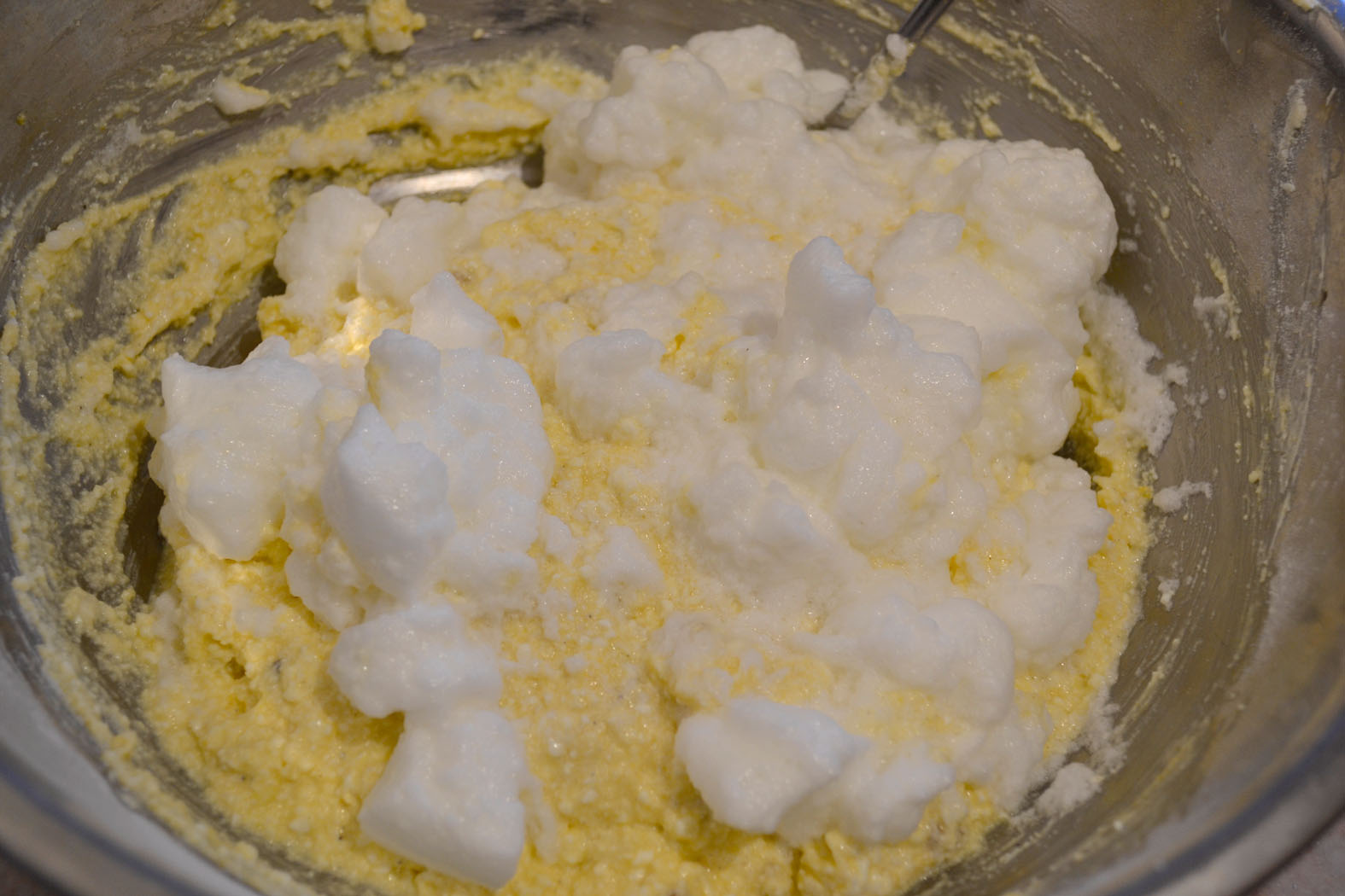 Colour your life: Fried cottage cheese with vanilla-lemon cream