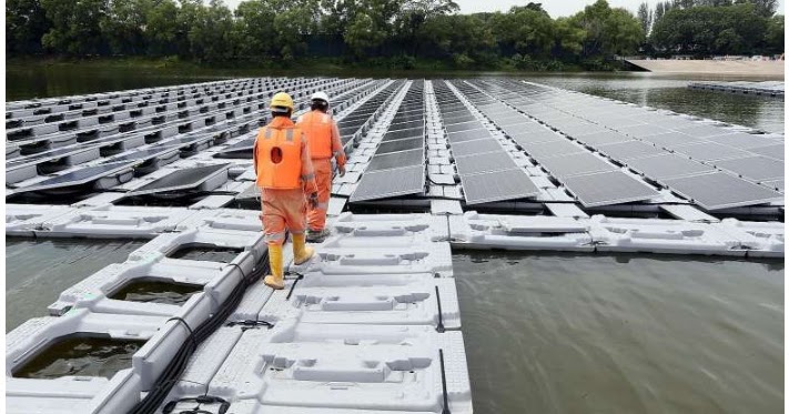 If Only Singaporeans Stopped to Think: World's largest floating solar ...