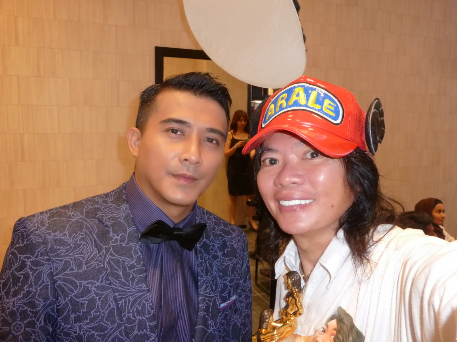 Kee Hua Chee Live!: SUPERSTAR ACTOR AARON AZIZ WILL WEAR A BESPOKE SUIT ...