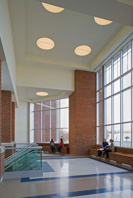 Riverside, Illinois: The "New" Riverside-Brookfield High School