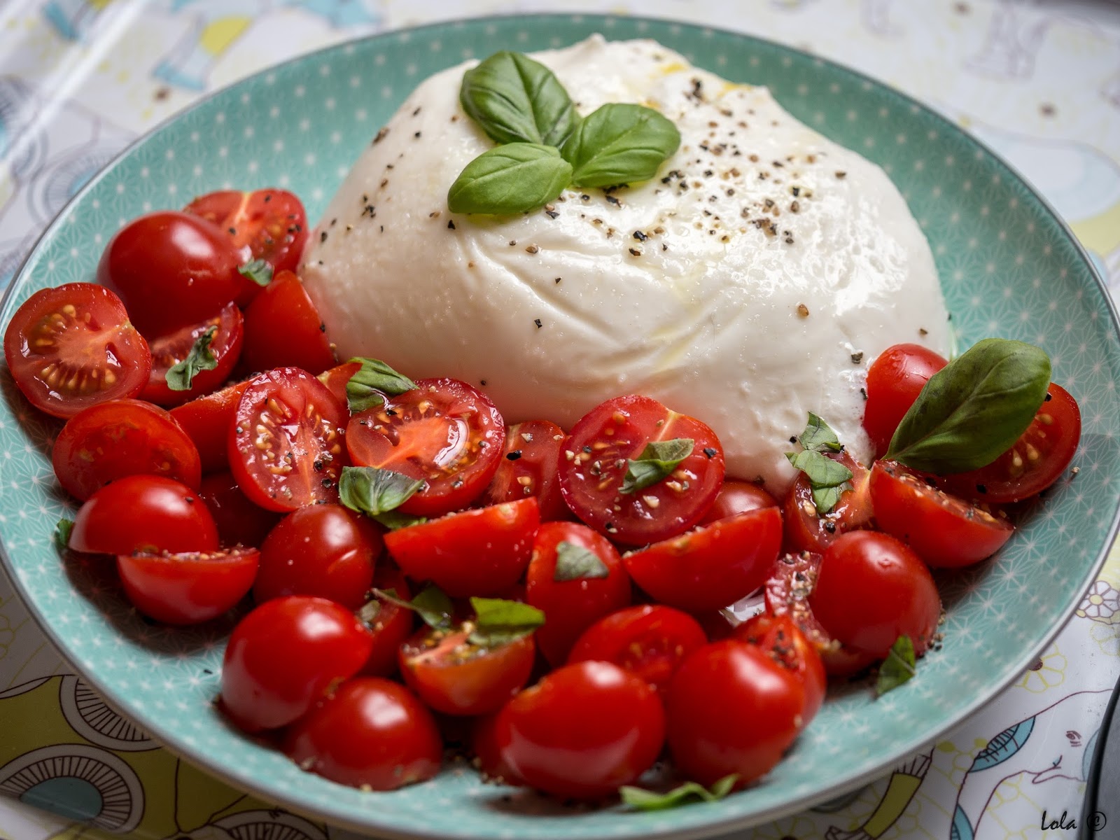 La Fabrique de Lola: Aussi simple qu'une Burrata & Tomates cerises