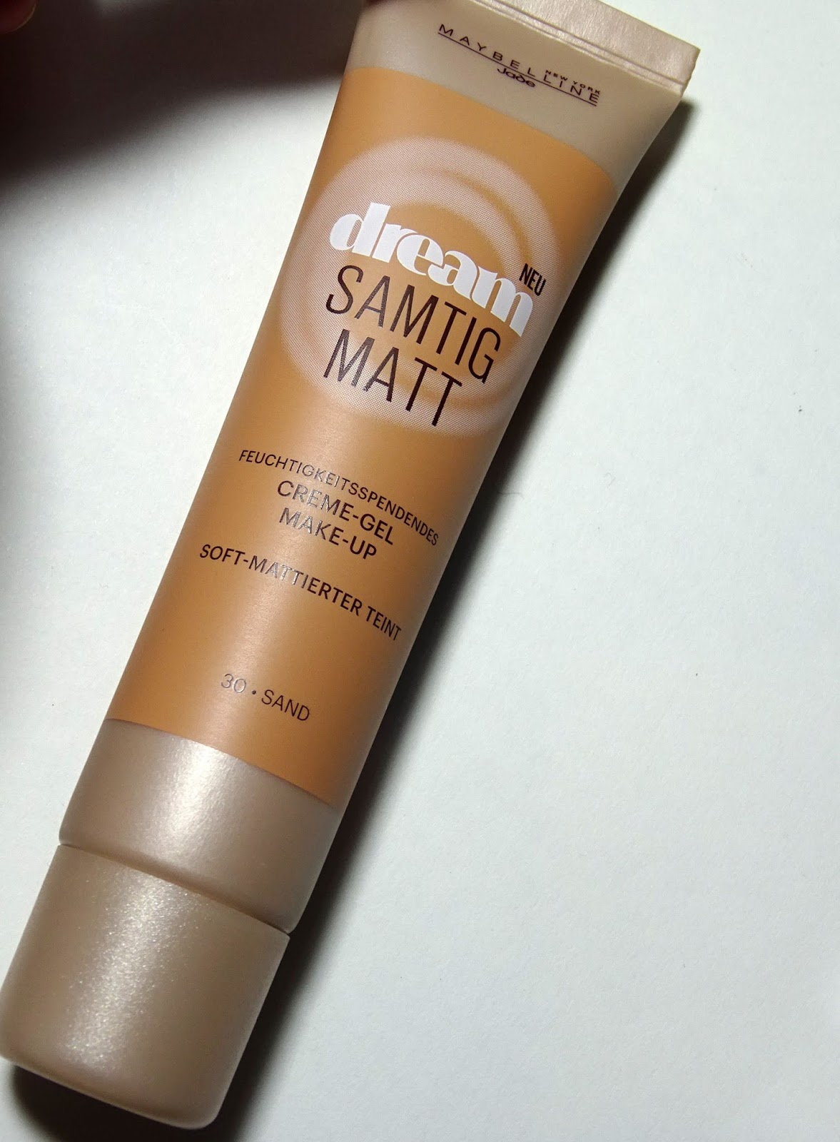[Review] Maybelline - dream samtig matt Foundation + dream blender