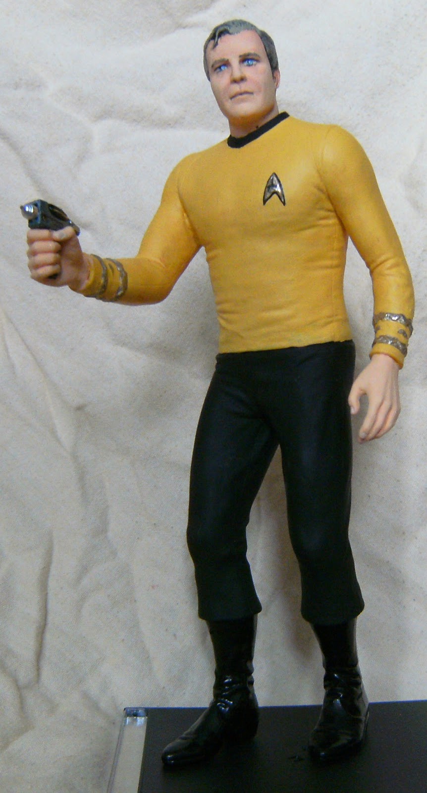 Happyscale-Modellbau: Star Trek TOS Captain James T. Kirk - Vinylfigur ...