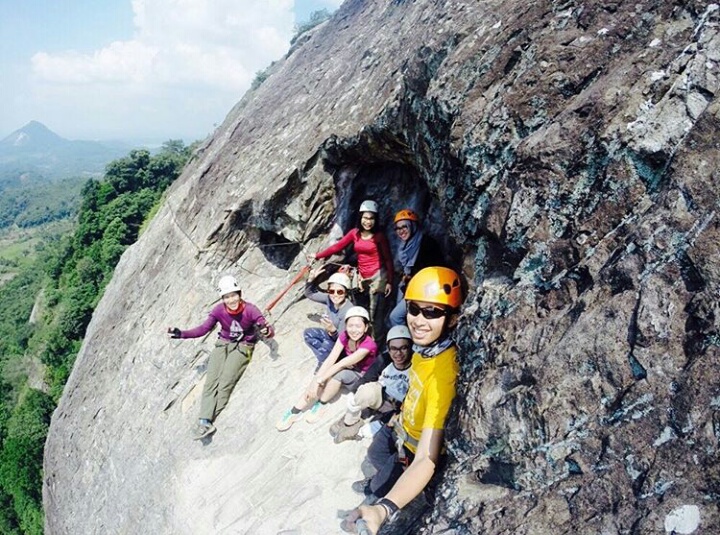 Climbing Via Ferata Gunung Parang Purwakarta