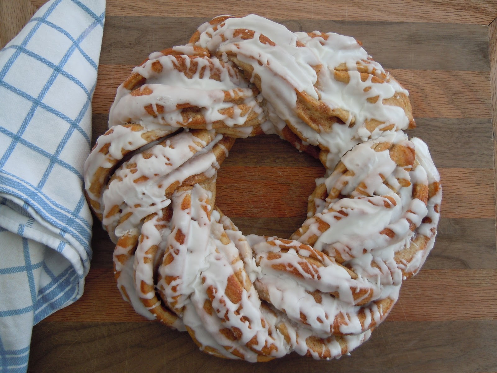 Fish Food Favorites: Multi-Grain Twisted Cinnamon Ring