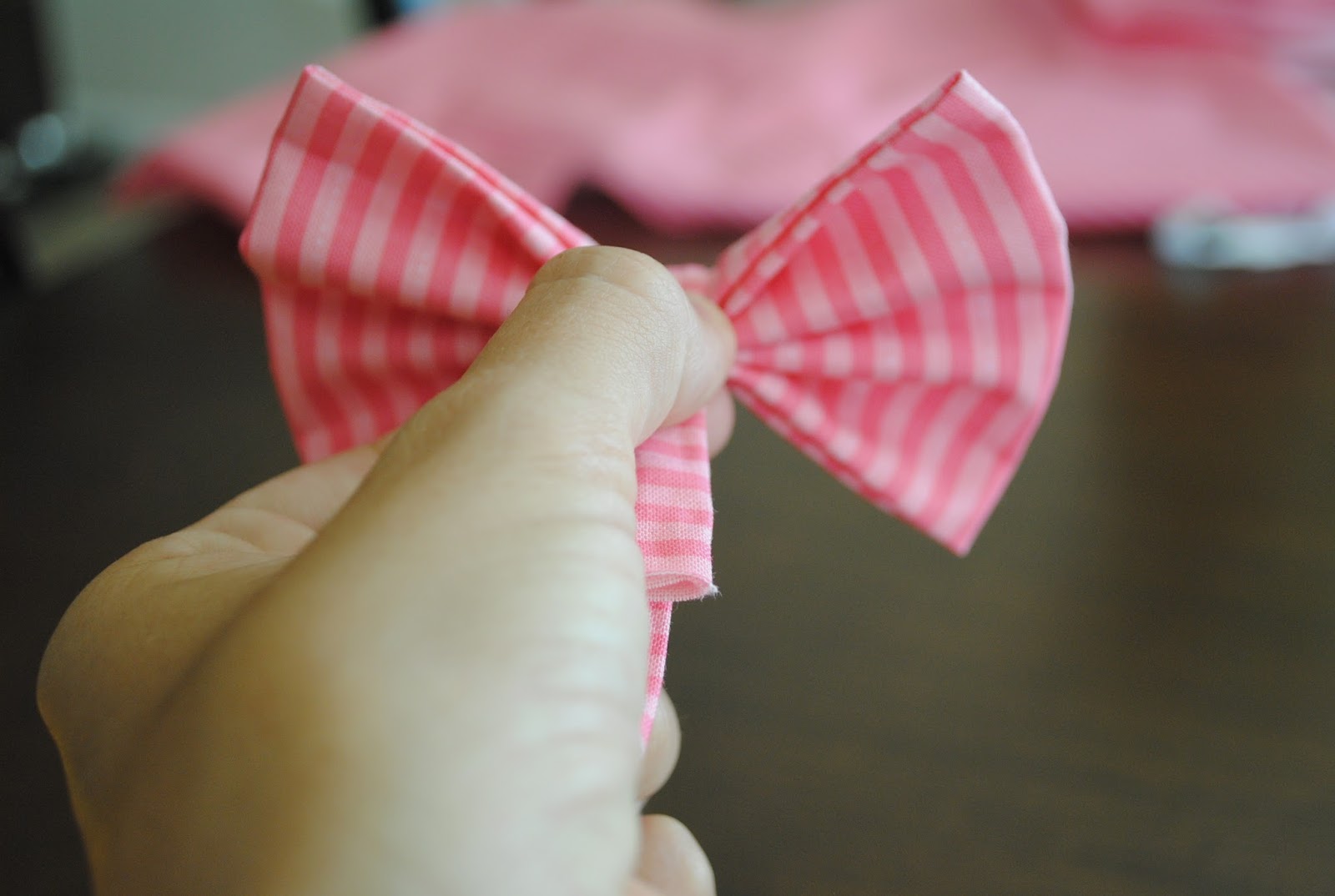Notes From Nessa : Fabric Bow Tutorial