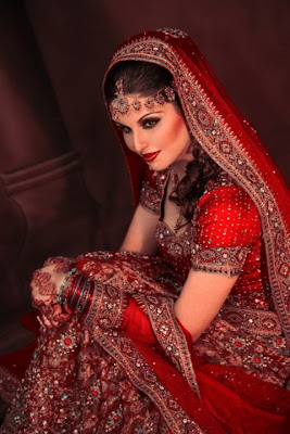 Dulhan in Red Saree | Asian Bride