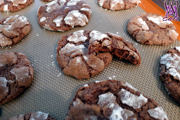 What Micky Eats...: At Home: Chocolate Mint Snow Cap Cookies