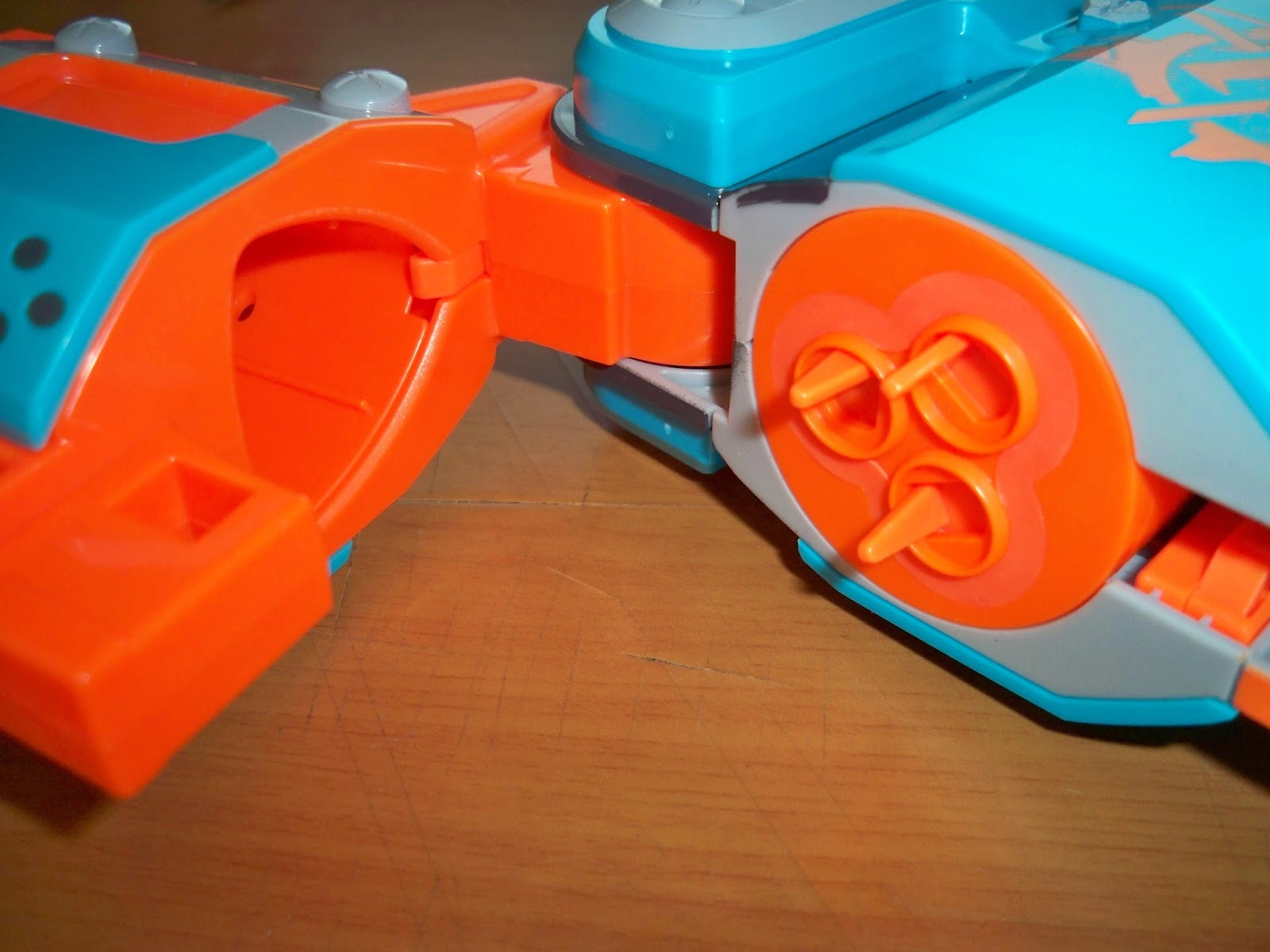 StudioYale: Nerf Zombiestrike Sledgefire Review (8/10)