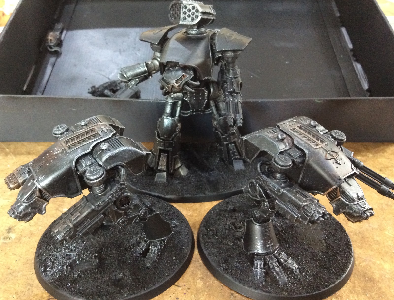 Redtoof's Mostly 40K Blog: Painting the Death's Heads