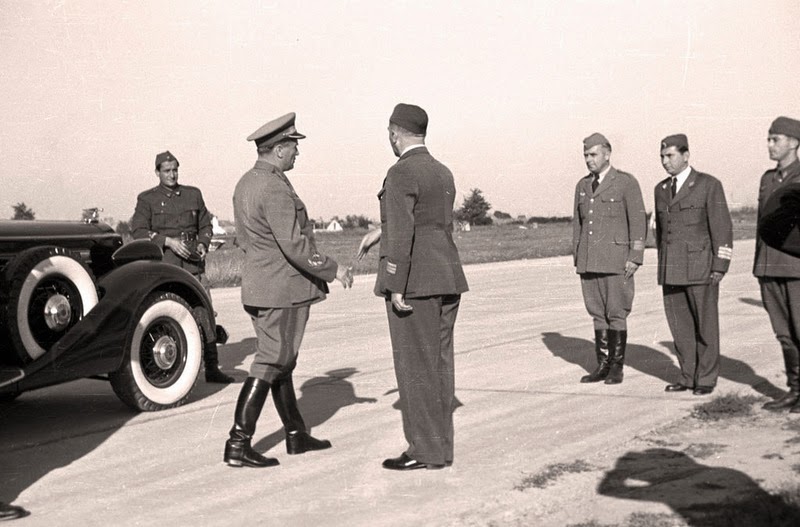 Historia y tecnología militar: Visita del mariscal Tito a una base ...