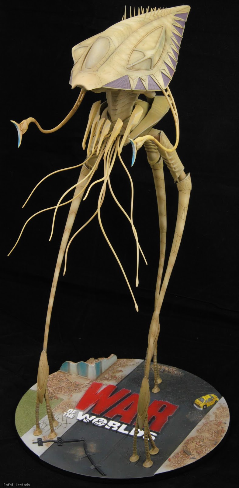 MODEL SECTOR: ALIEN TRIPOD ("War of the Worlds")