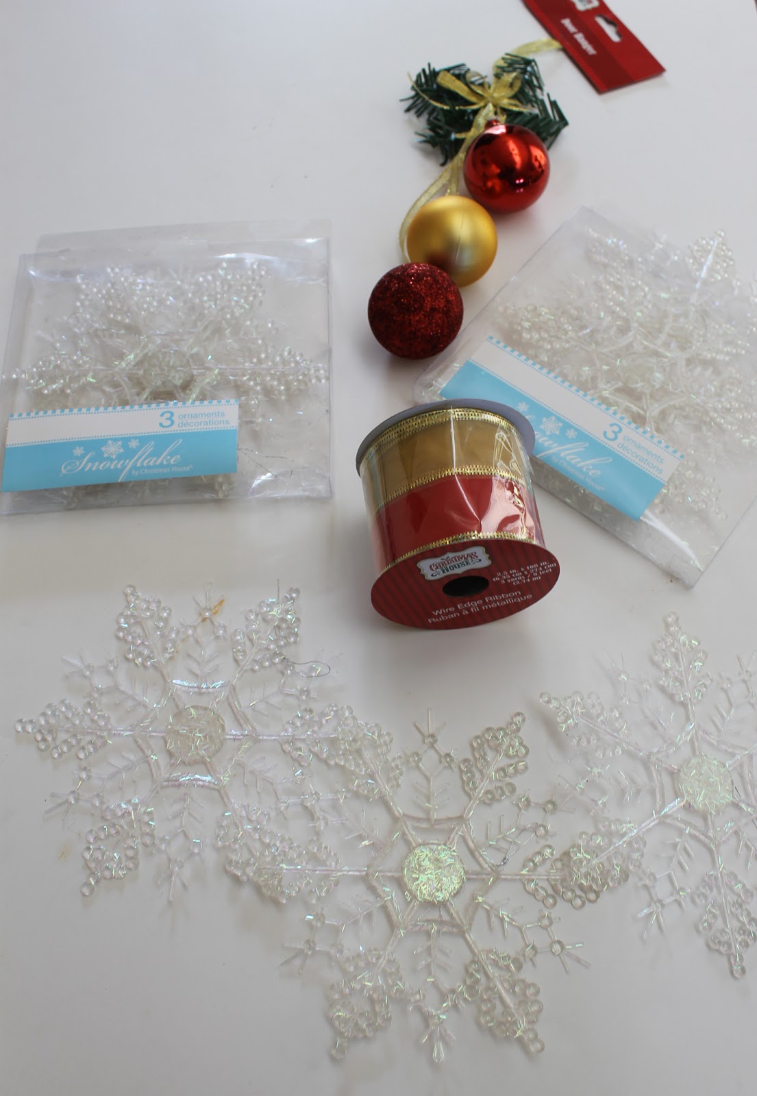 My Snowflake Wreath Crafting Fun - Only Five Dollars & Five Minutes ...