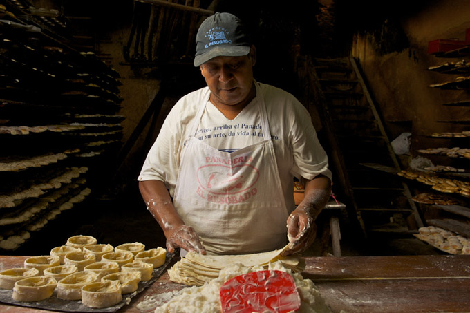 Diego Huerta Photographer: Panadería El Resobado, Coatepec, Veracruz.