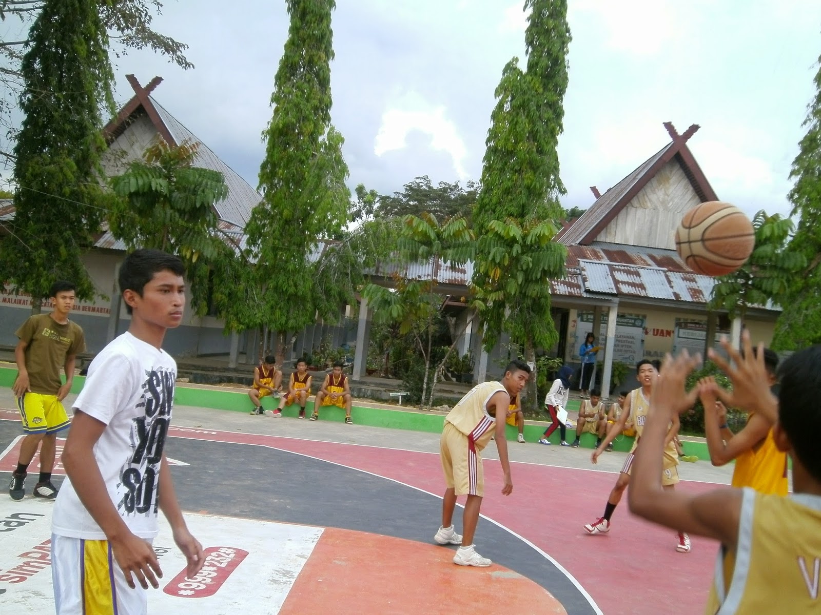 SMK N 2 Teluk Kuantan: Ekstra Basket