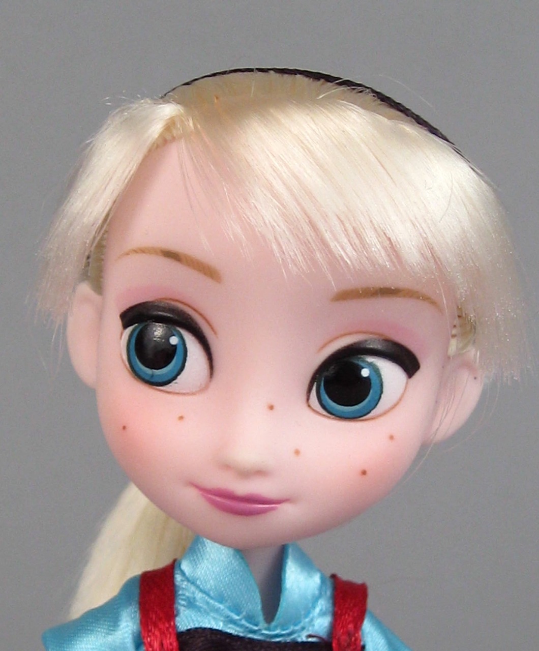 The Animators' Mini Elsa Playset from The Disney Store | The Toy Box ...