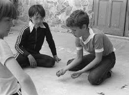 MonopolitanoDoc: Monopoli:Come giocavano i ragazzi negli anni 1950/60?